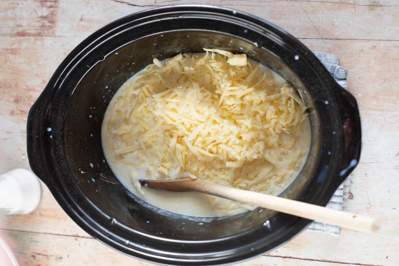 Easy Slow Cooker Mac and Cheese - Apply to Face Blog